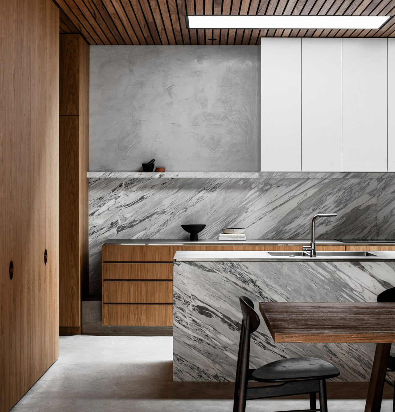 American Walnut Veneer Crown Cut on Plywood – Bord Products